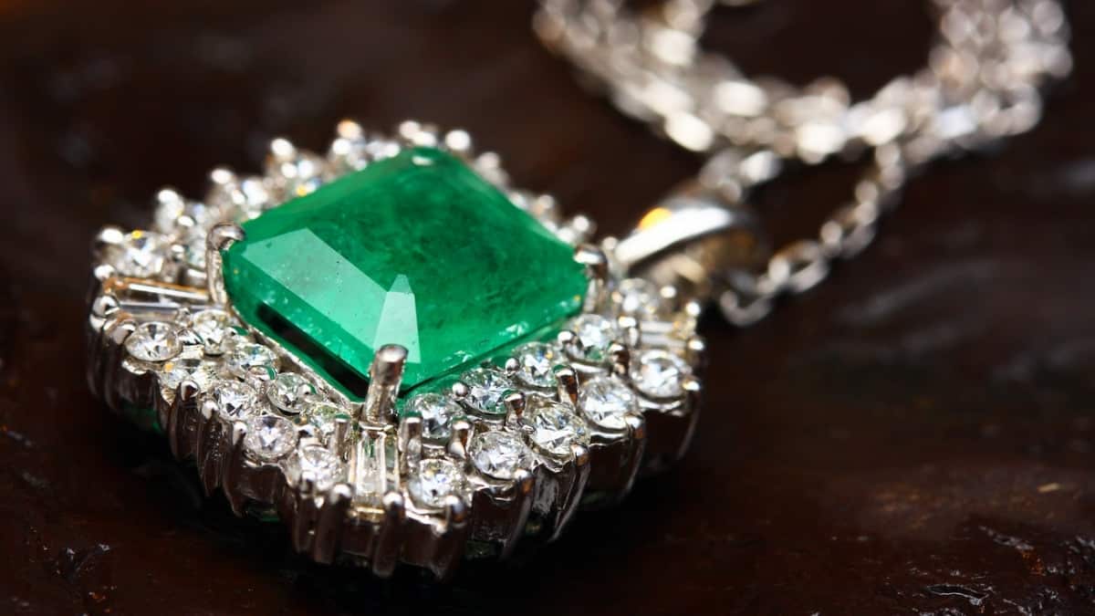 5 Powerful Gemstones That Bring Prosperity and Wealth