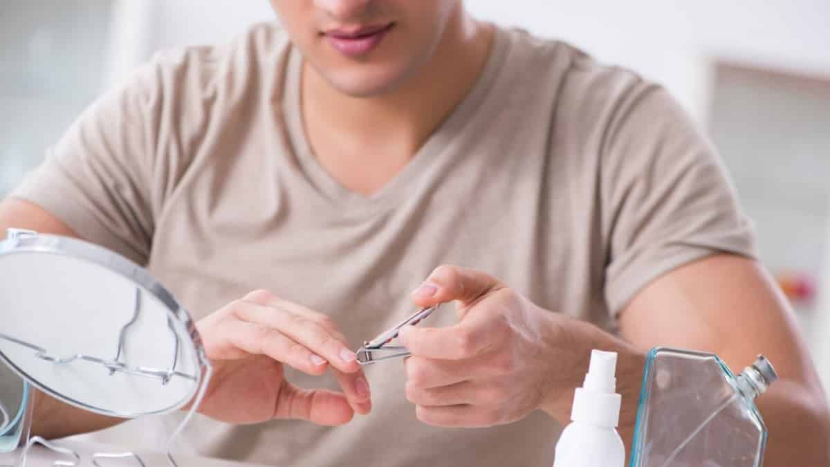 A Step-Wise Guide To Cutting Men’s Nails