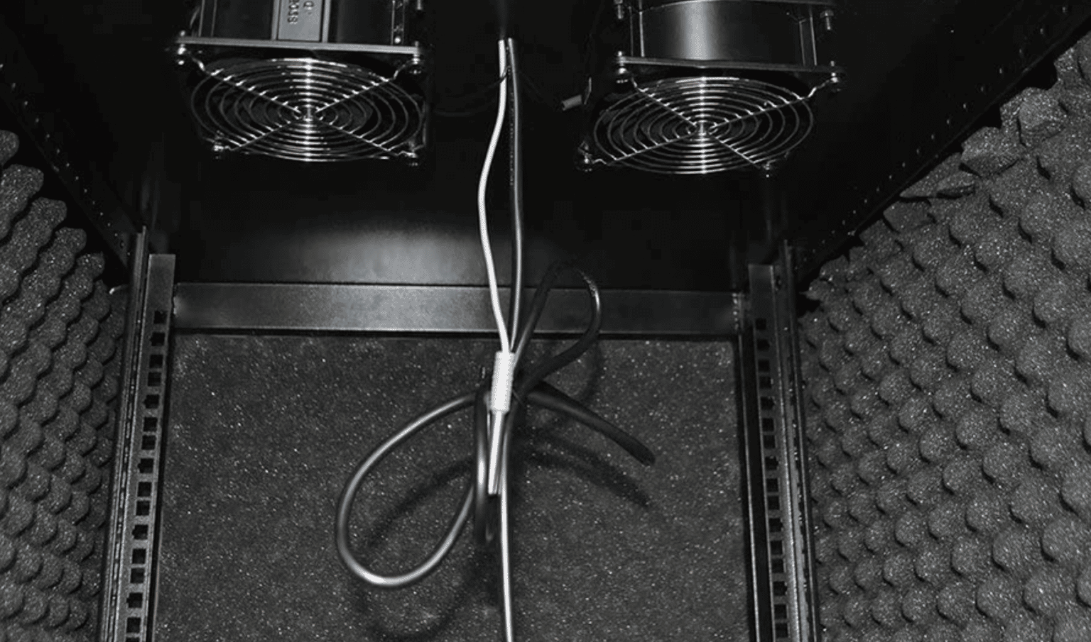 How Does Soundproof Server Rack Work?