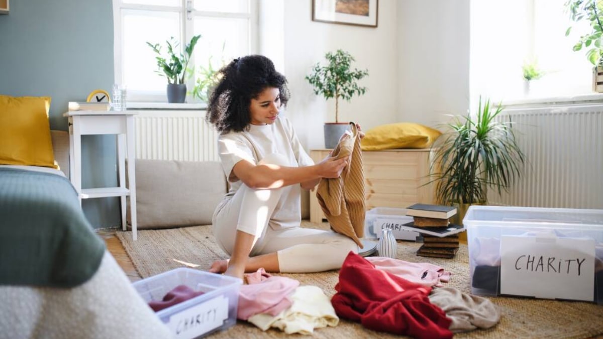 Creating a Clutter-Free Living Space: Practical Tips