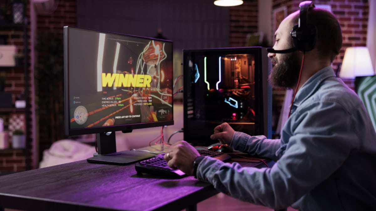 How Technology is Constantly Enhancing the Online Gaming Experience