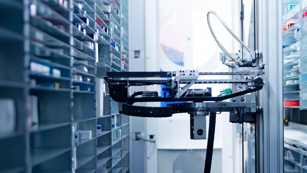 AI-Driven Innovation Revolutionizes Pharmacy Operations by Reducing ...