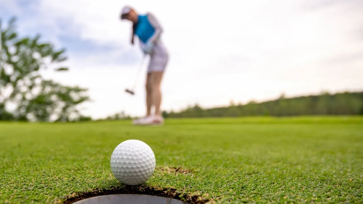 Discover the Joy of Teeing Off: Ladies Playing Golf Guide