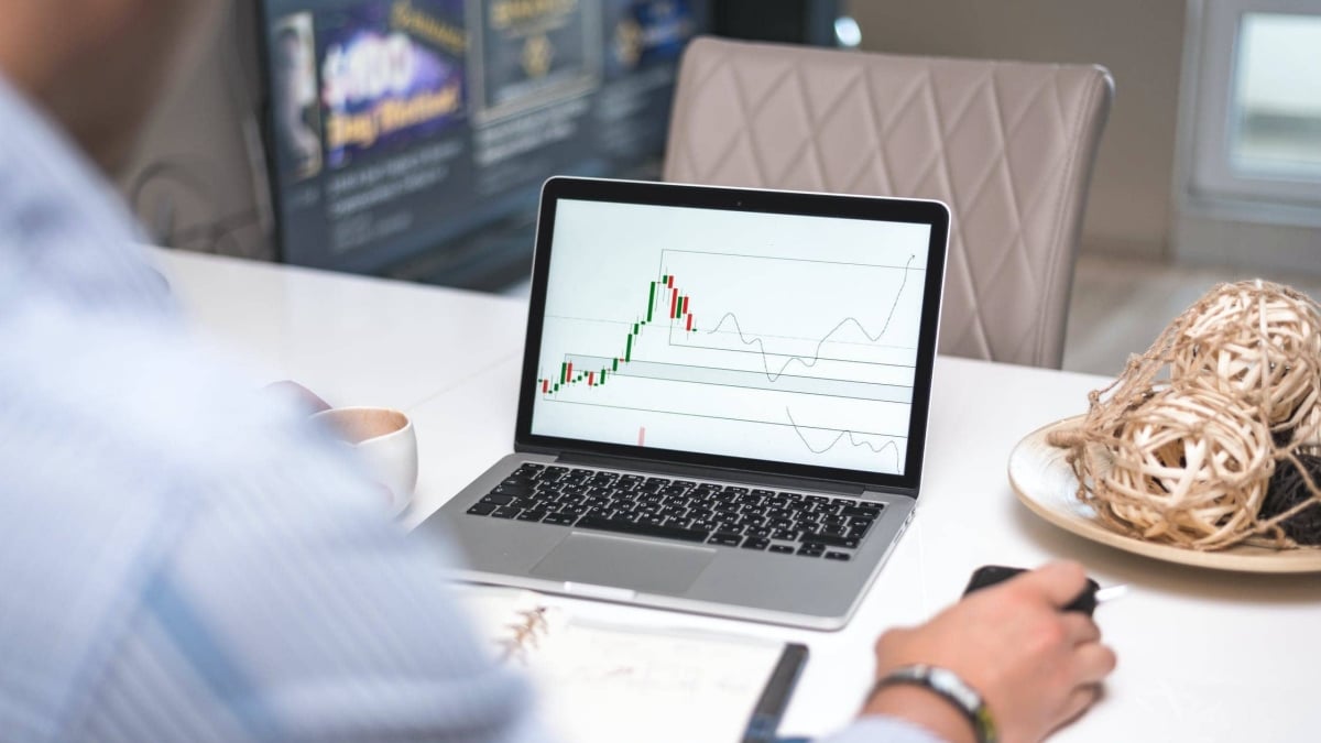 How Data-Driven Decision-Making Can Improve Your Business's Operational ...