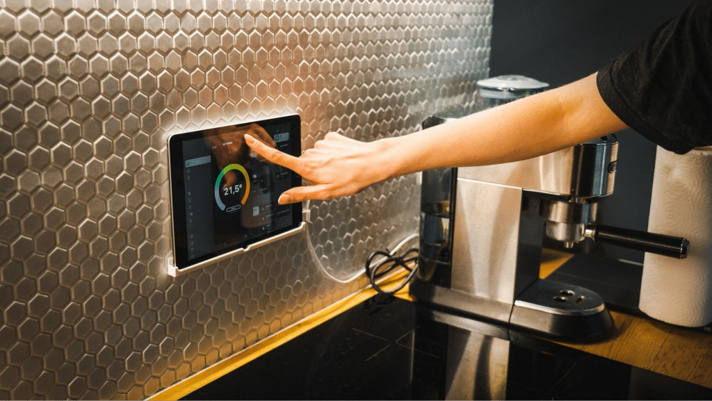 Integrating Smart Home Technology into Interior Design: A Modern Approach
