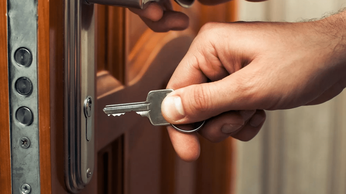 Locksmiths: Guardians of Security and Access