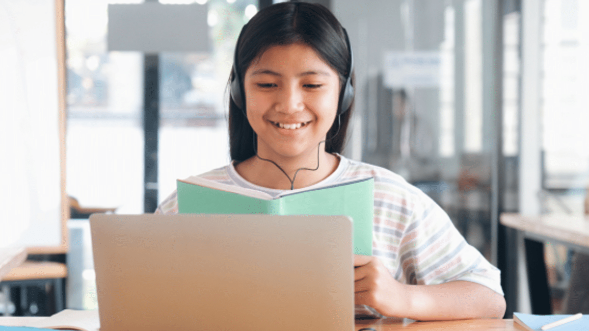 How Online Tutoring Makes Tracking Student Progress Simpler